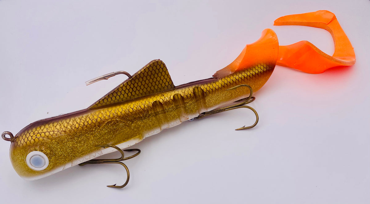 Monster Magnum Bull Dawg Orange Tail Walleye – Musky Innovations